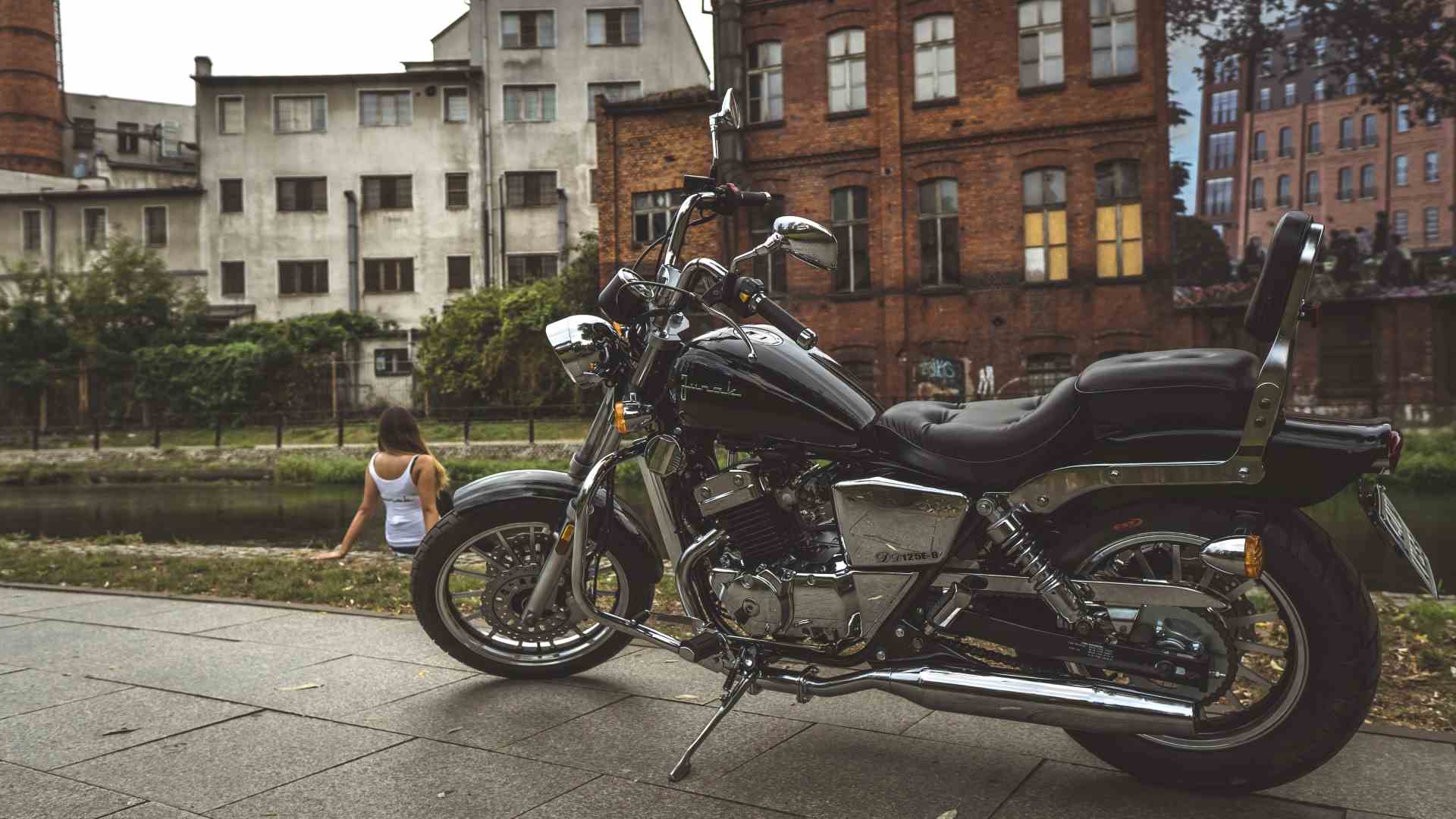Junak M11 125 CM³ - Motocykle, Motorowery, Skutery, Motocykle 125 cc