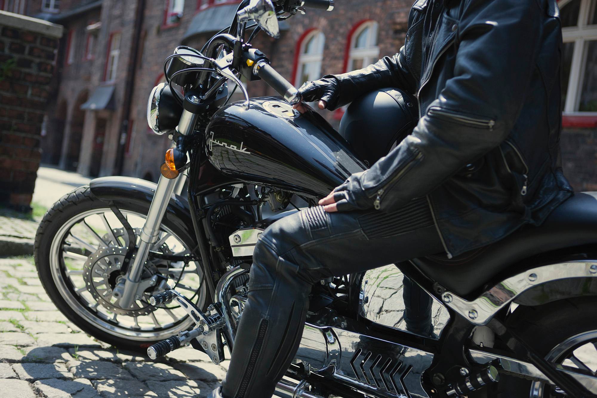 Junak M16 125 CM³ - Motocykle, Motorowery, Skutery, Motocykle 125 cc