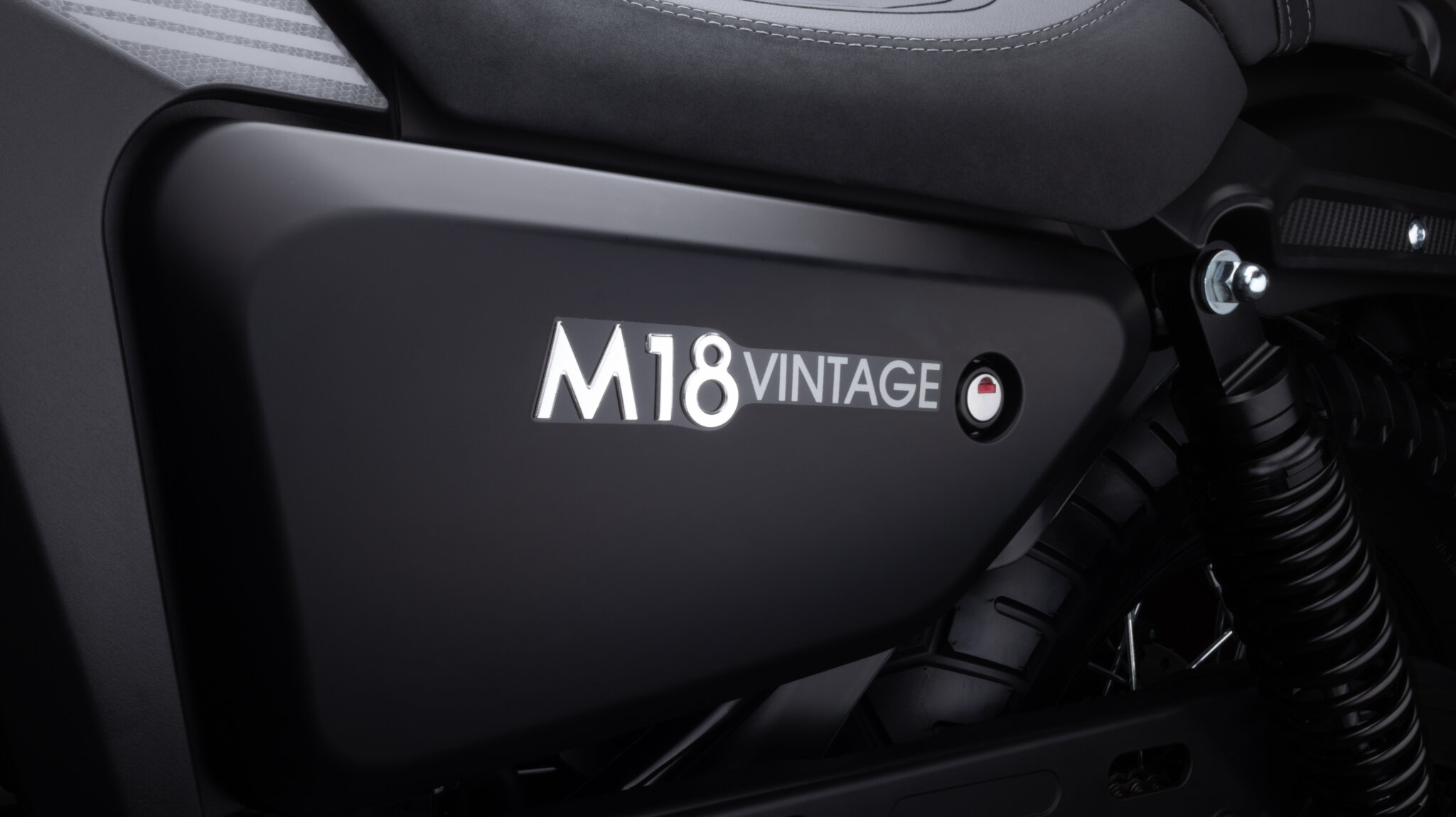 Nowy Junak M18 Vintage 125: klasyka szyta na miarę XXI wieku!